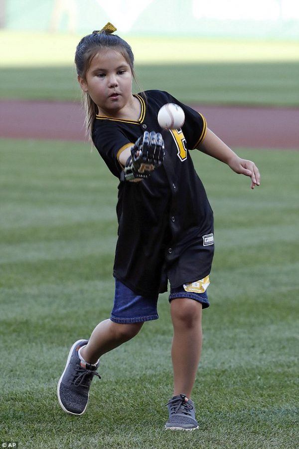 Meet The Little Girl With A Robotic Hand Who Is Throwing Out Pitches At ...